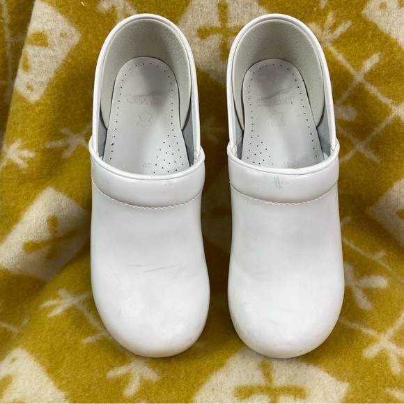 Dansko | Shoes | Dansko White Professional Nurse Doctor Clogs Size 4950 ...